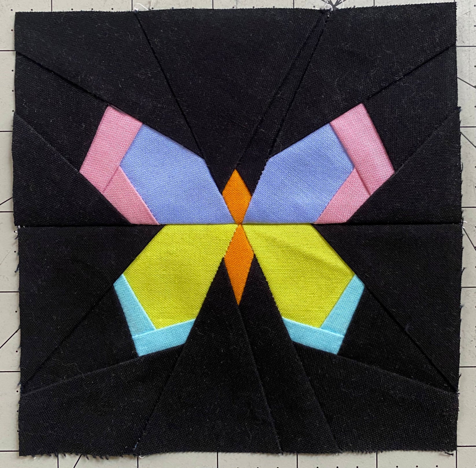 Foundation Paperpiecing: Butterfly charm blocks – gather here online